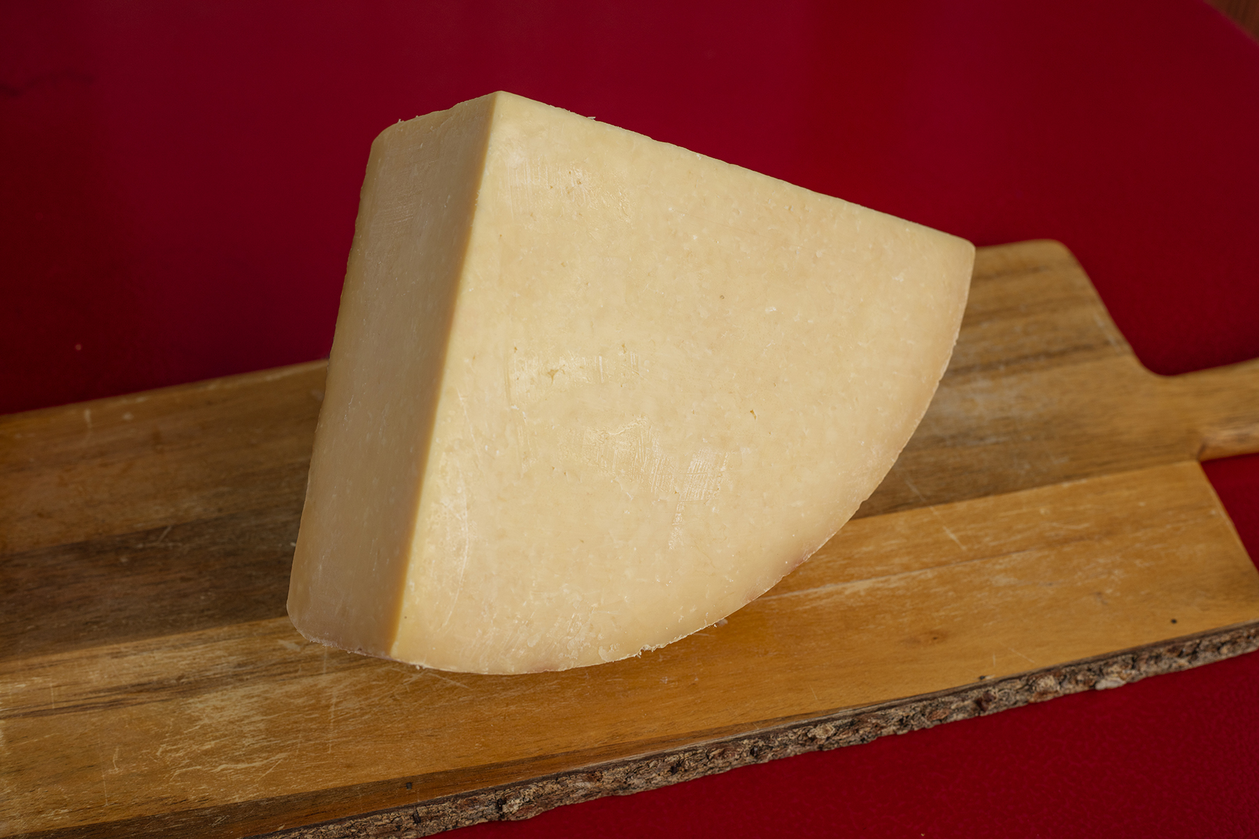 Cabot clothbound cheddar - Elephants Delicatessen